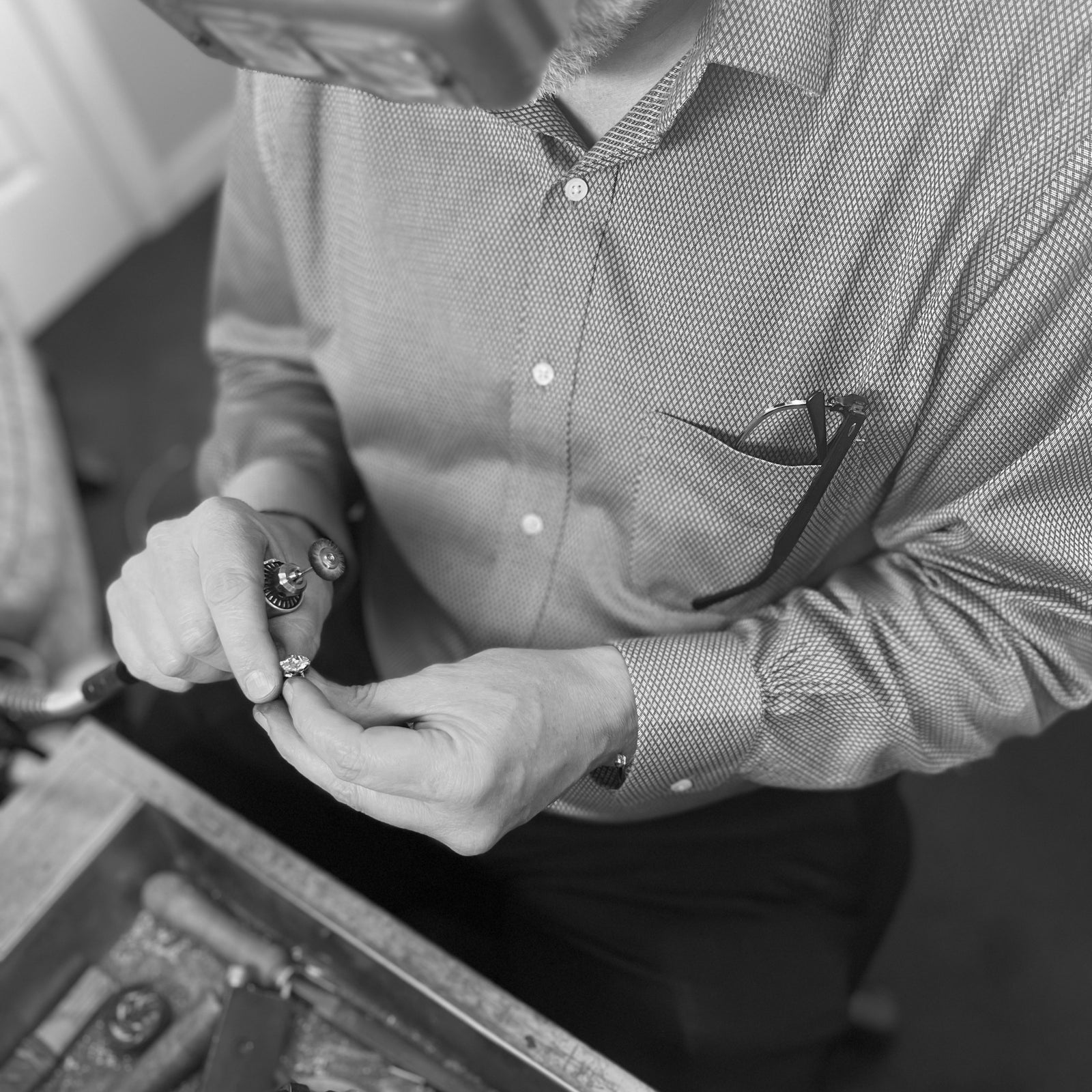 Amsterdam Lotus Prong, 3 Stone Classic, Oval Cut – Bijou Lab